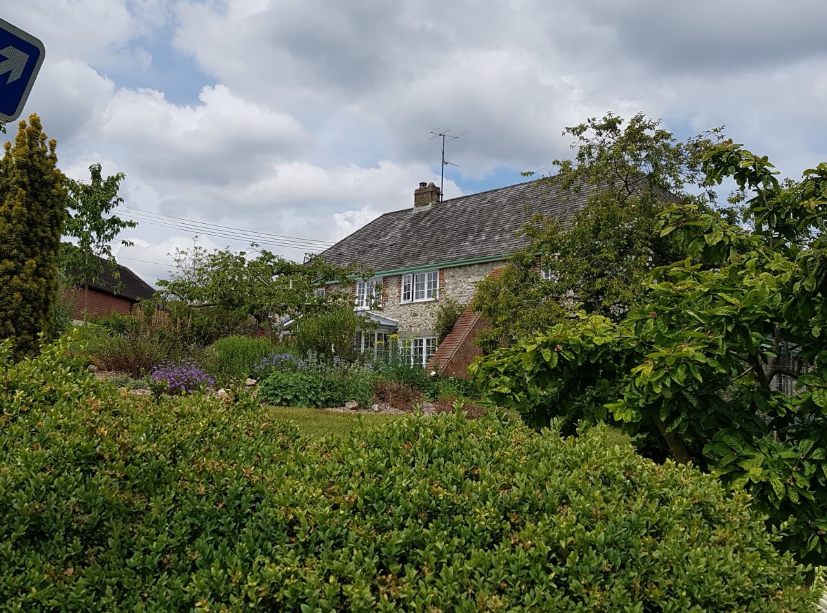 Walk from Westover Farm to Wootton Fitzpaine village and the Church ...